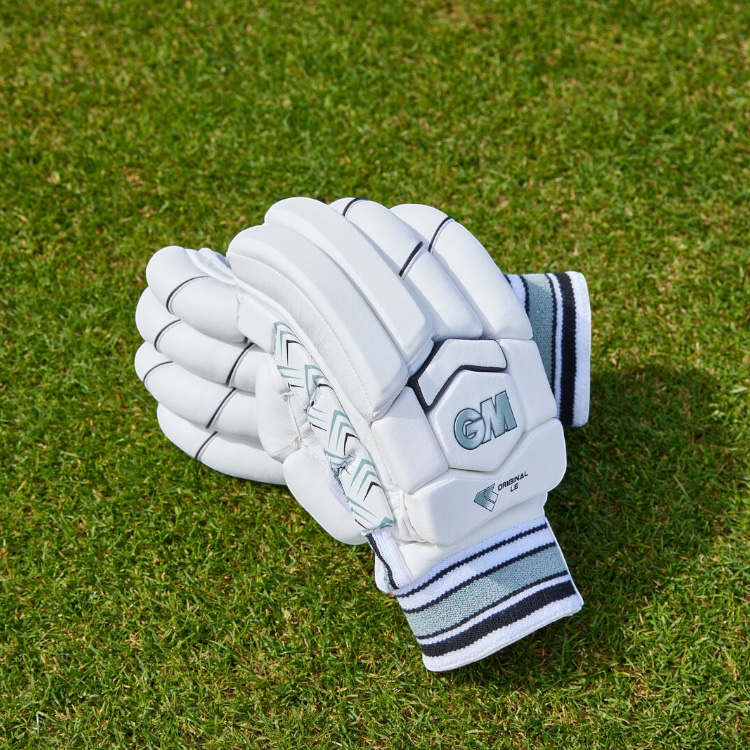 Cricket Equipment UK | Top Brands & Gear | VKS